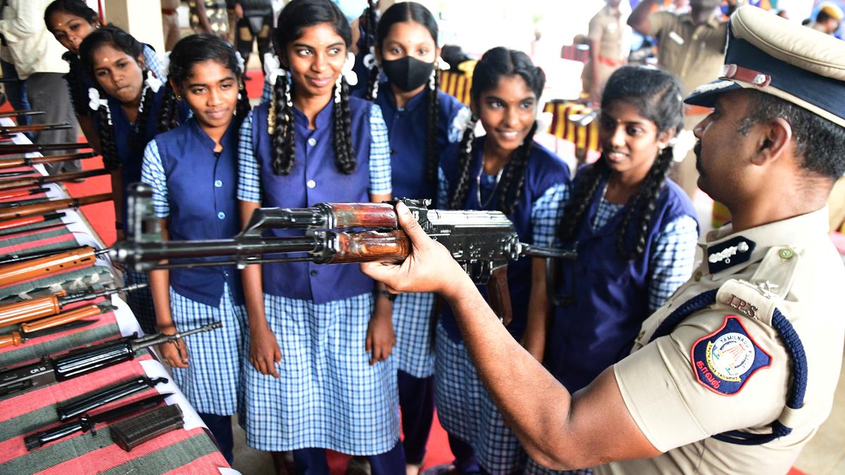 ‘A day with the police’ brings students closer to men in uniform - The ...