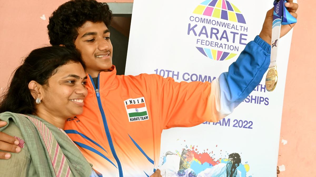 Andhra Pradesh: After U.S. Open, Karthik Reddy bags gold in ...