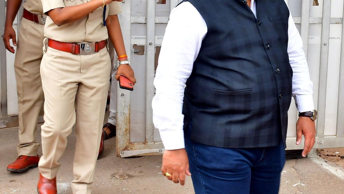 Prison DIG Sesha visits Ballari jail to take stock of jailed actor ...