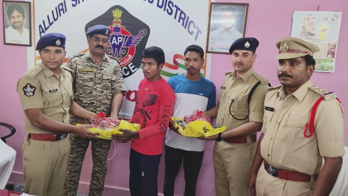 Two Maoist area committee members surrender before ASR district police ...