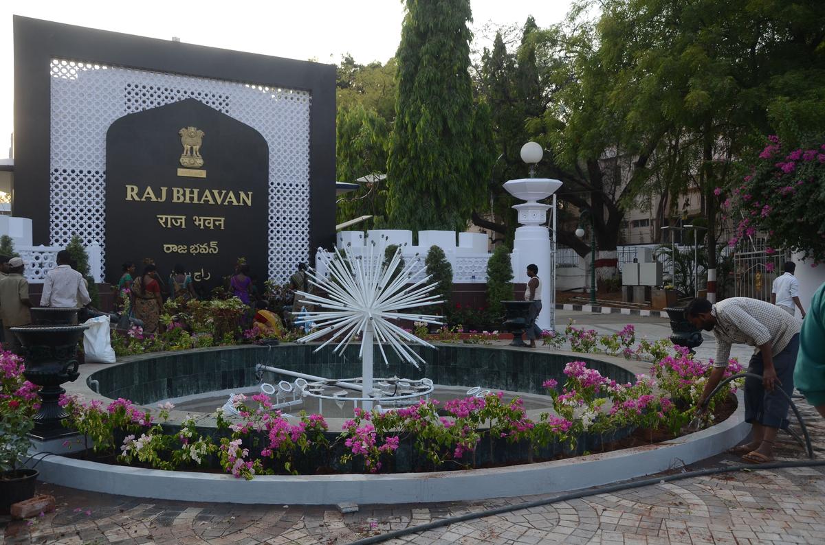 25hyngg_raj_bhavan_02.jpg - The Hindu
