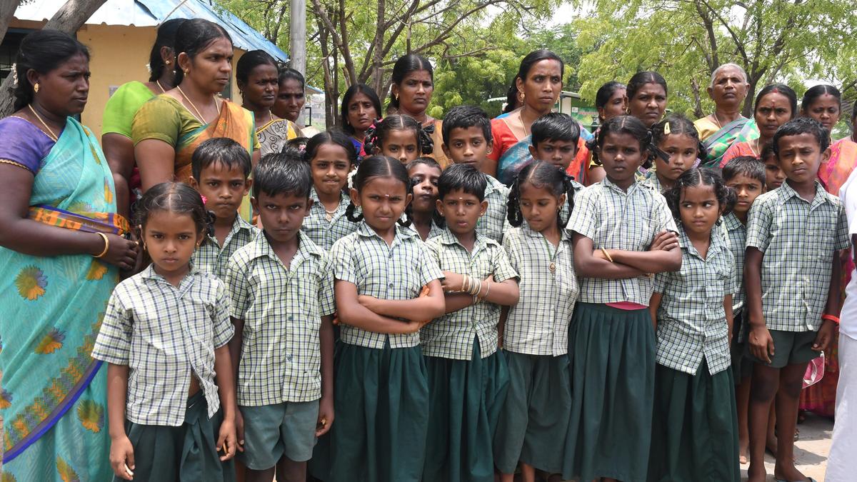 PU school students, parents seek new building - The Hindu