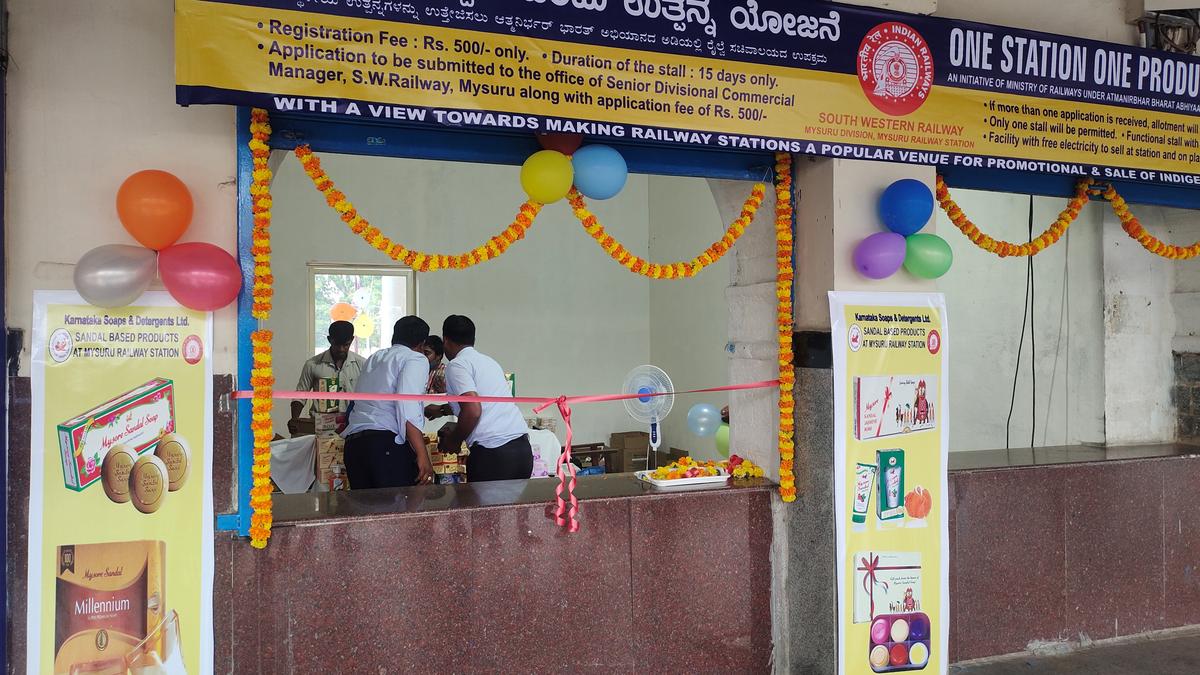 KSDL promoting sandalwood products at Mysuru rly. station - The Hindu