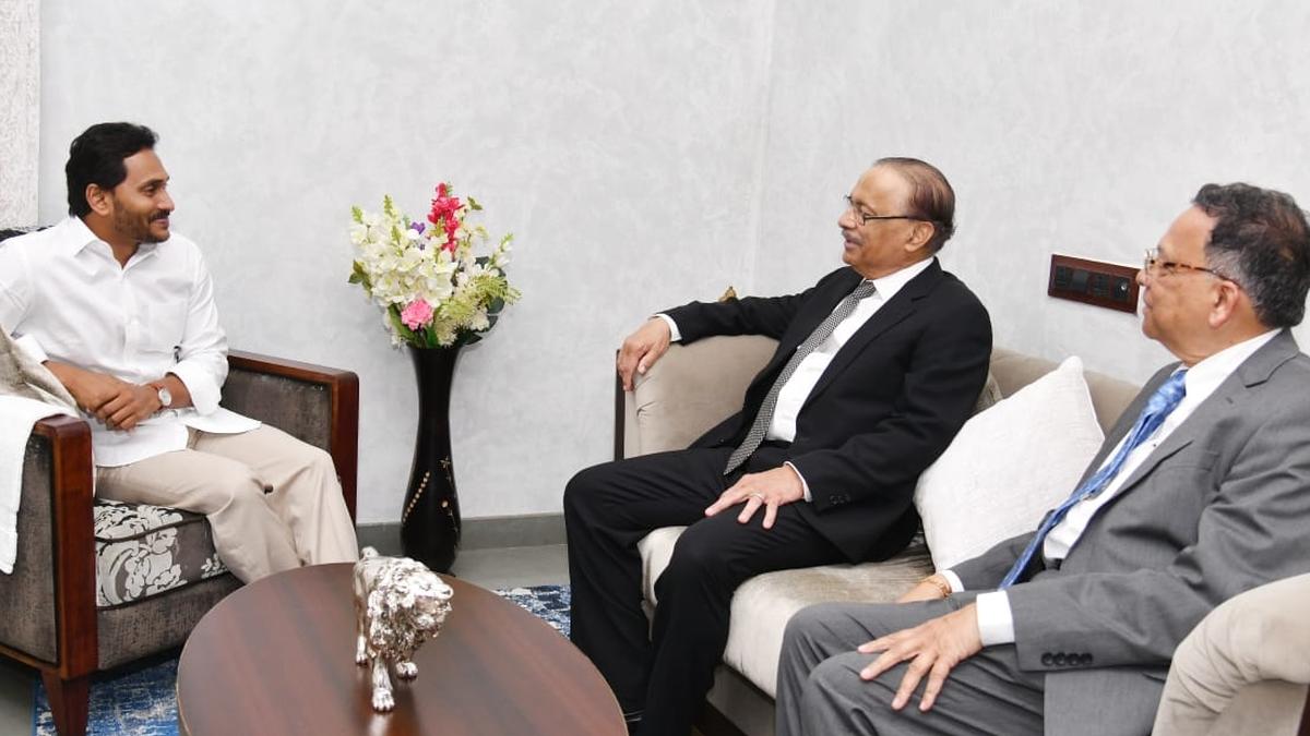 Prime Healthcare Foundation chairman meets CM Jagan Mohan Reddy - The Hindu