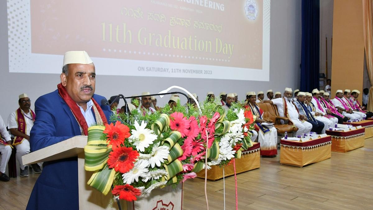 Poojya Doddappa Appa College of Engineering celebrates 11th Graduation ...