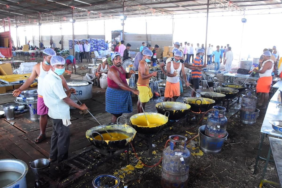 Stage set for PM Modi’s programme in Malkhed today - The Hindu