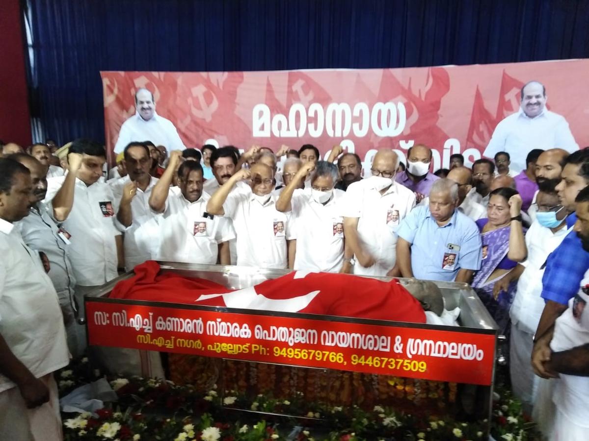 People throng to pay last respects to Kodiyeri - The Hindu