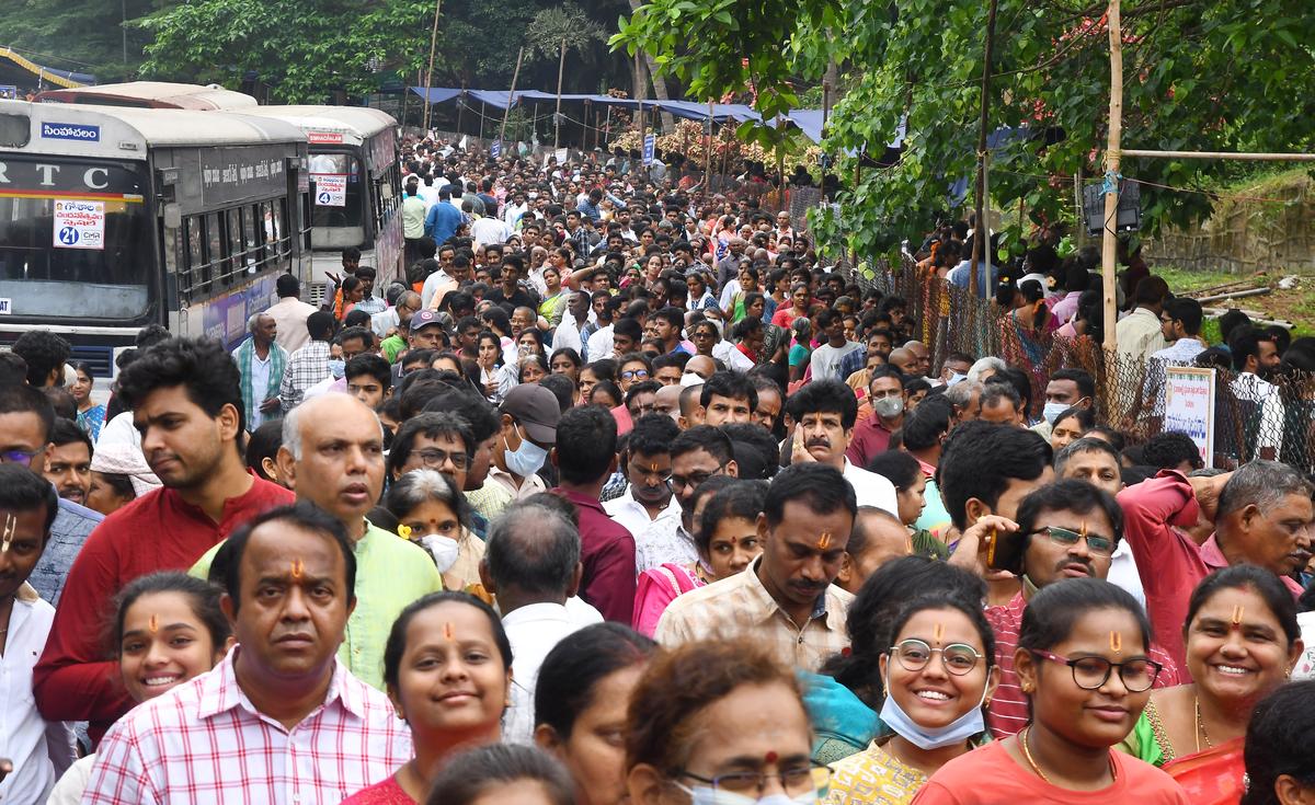 Visakhapatnam: Thousands of devotees throng Sri Varaha Lakshmi ...
