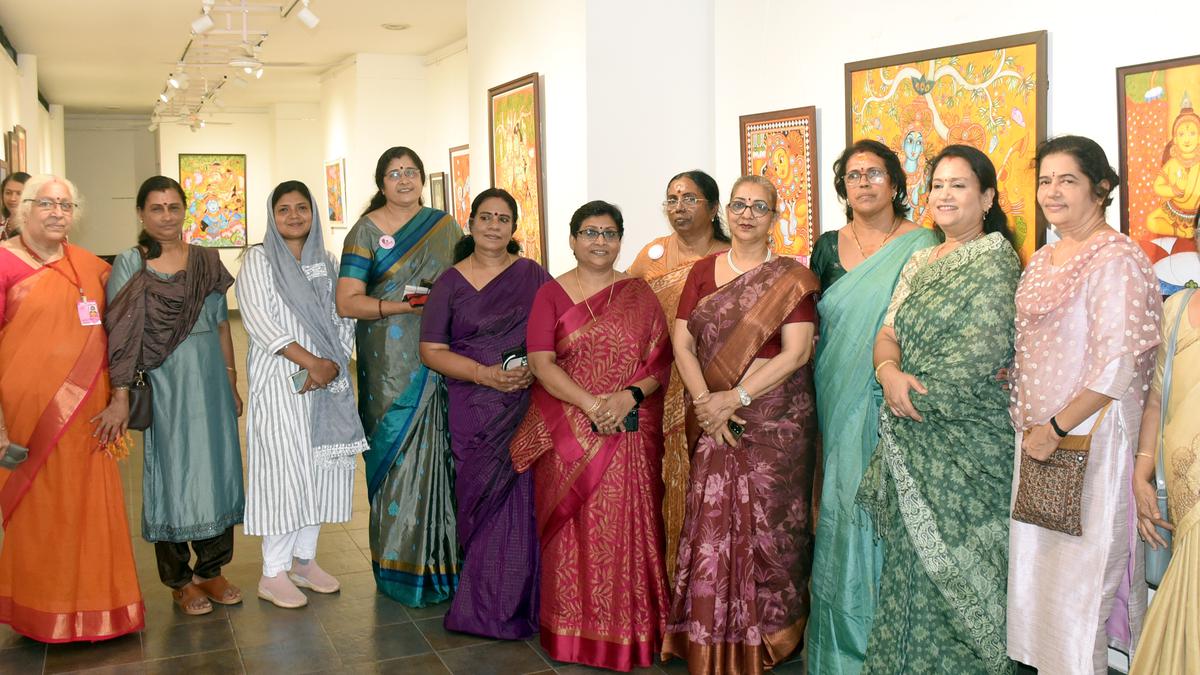 Spreading colours of love in the cancer ward of Kozhikode Govt. Medical ... Spreading colours of love in the cancer ward of Kozhikode Govt. Medical ...