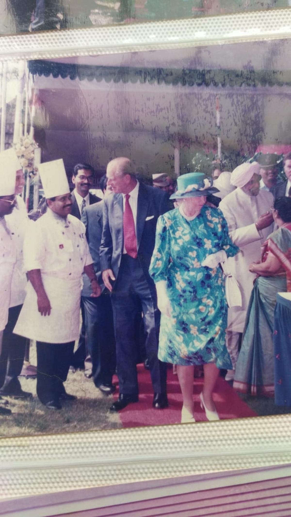 Queen Elizabeth’s short and sweet visit to Kochi in 1997 - The Hindu