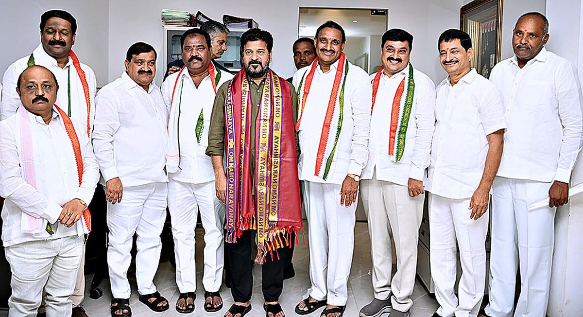 War of words between Kaushik Reddy and Arekapudi Gandhi takes an ugly turn - The Hindu