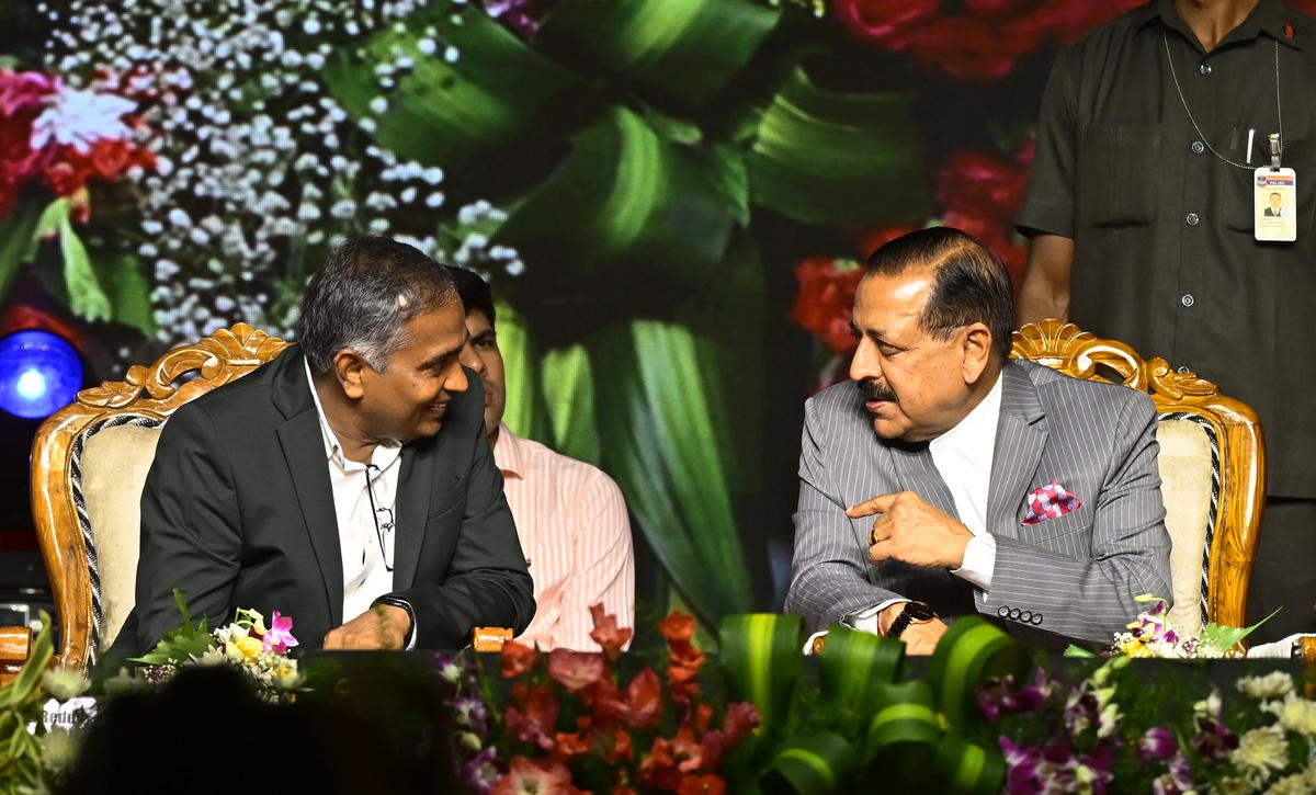 Integrate your research, open up to people: Union Minister Jitendra ...