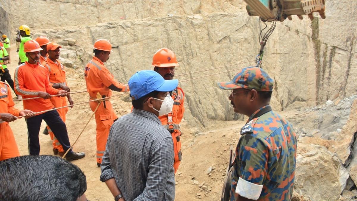 Stone quarry accident: Prime accused, son held in Karnataka - The Hindu