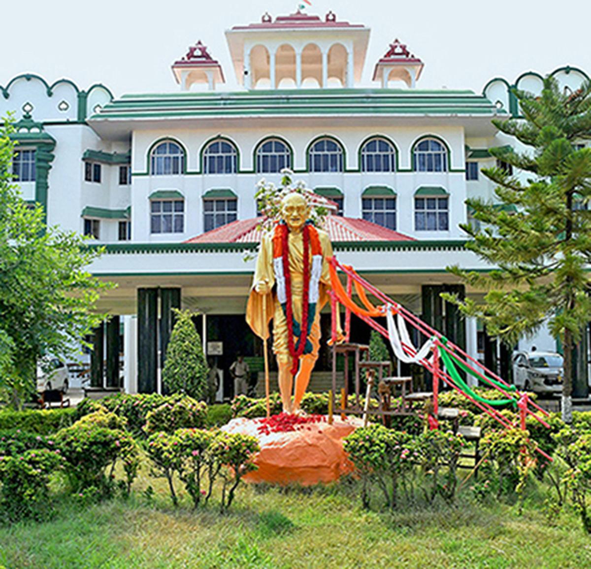 Madras High Court takes serious view of fake temple websites - The Hindu