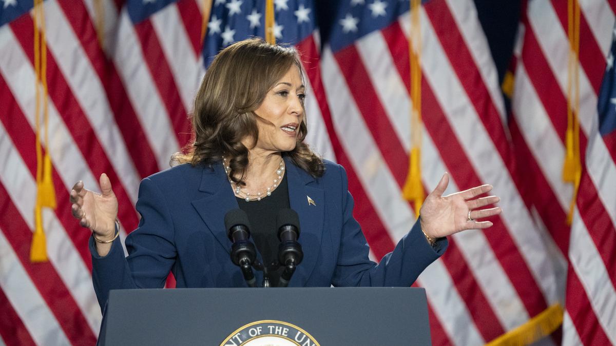 Kamala Harris Leads Donald Trump 44 To 42 In U S Presidential Race