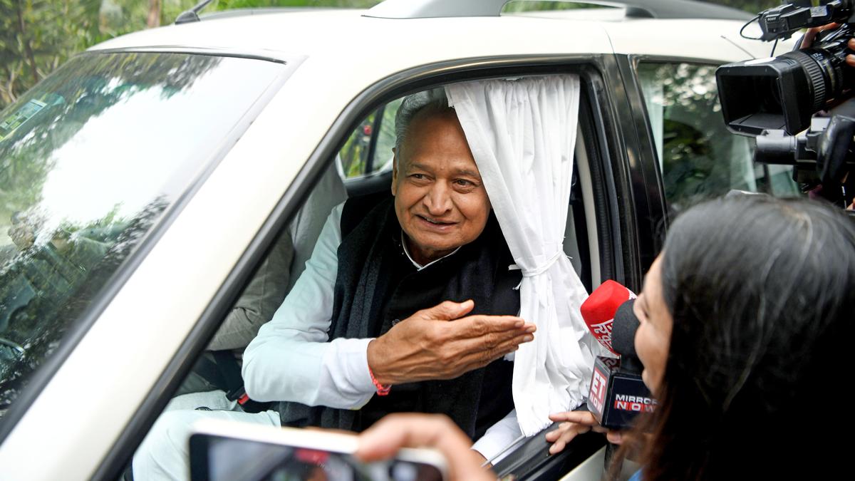 Congress ranks want senior leaders to contest Lok Sabha Polls - The Hindu