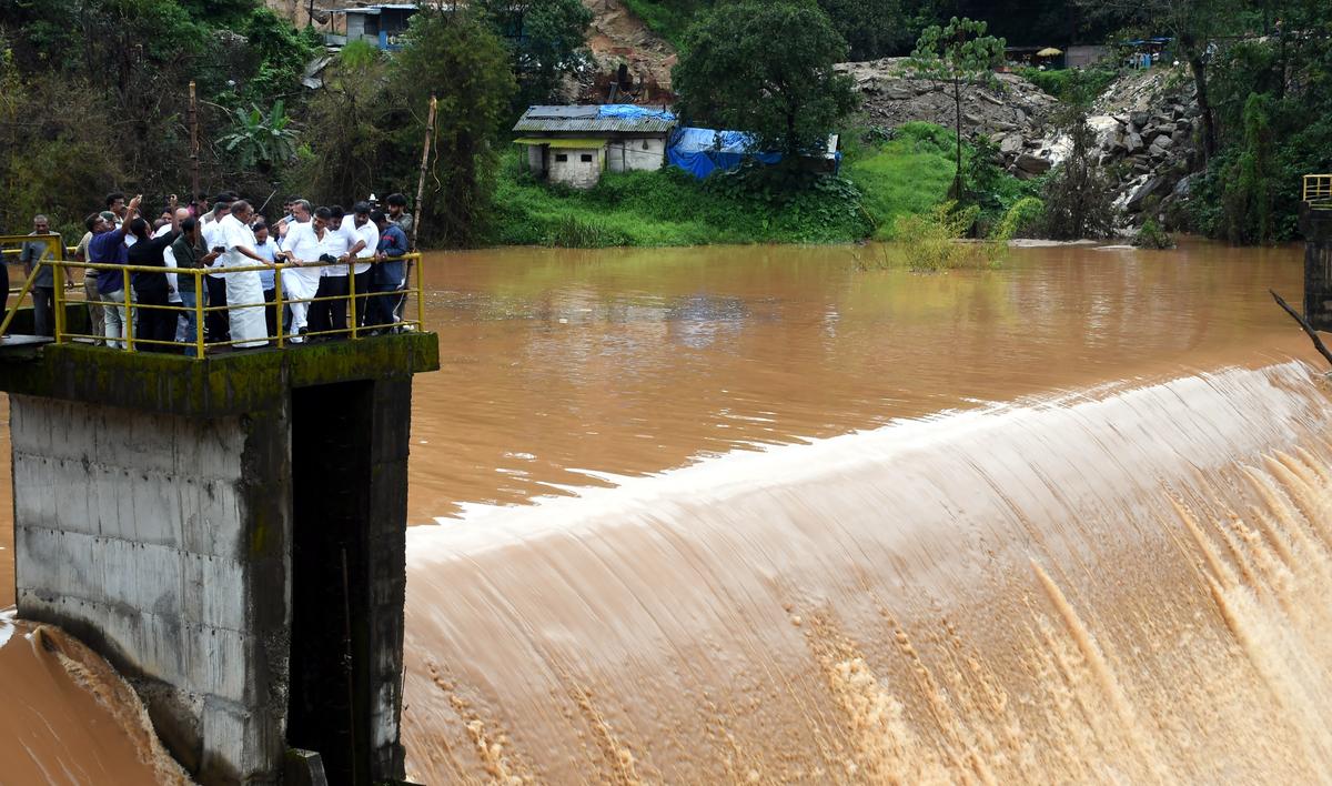 D.K. Shivakumar inspects trial run of stage-1 of Yettinahole project in ...