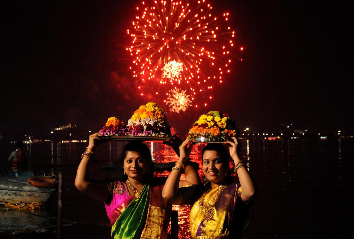 Bathukamma festivities end on fragrant note - The Hindu
