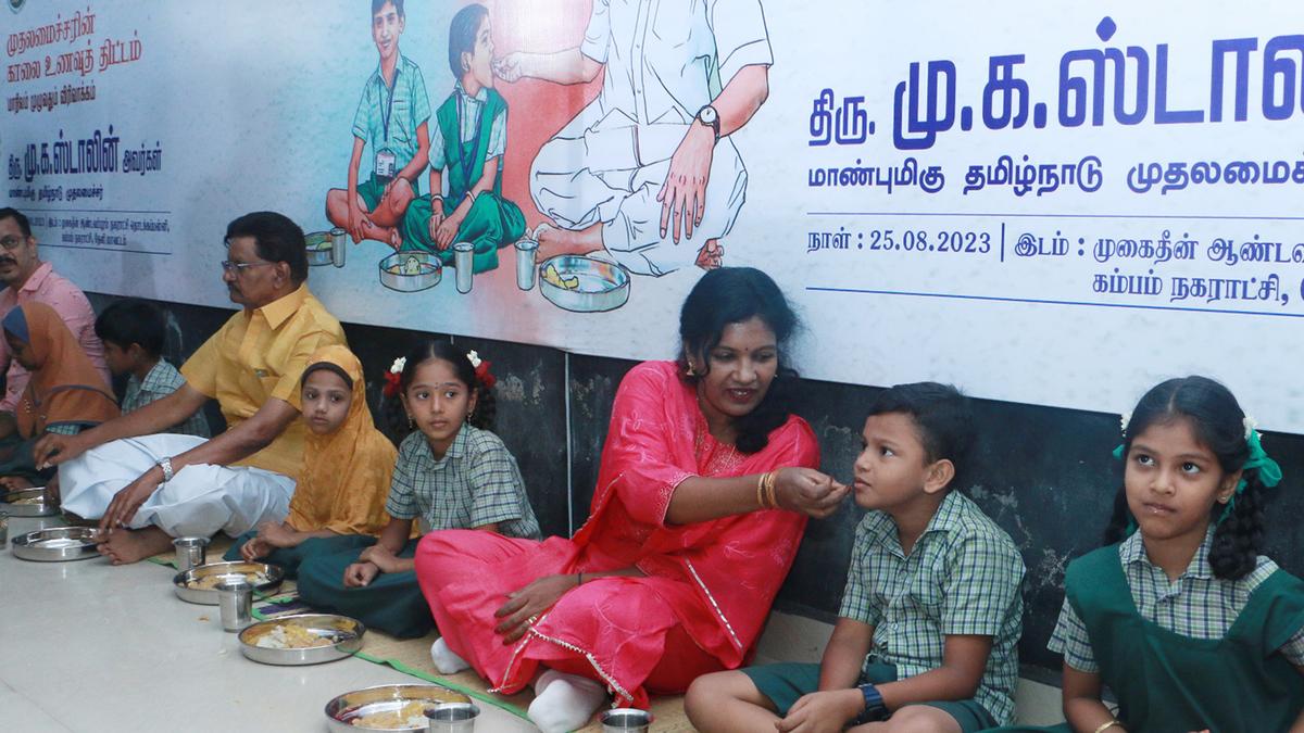 CM’s extended breakfast scheme launched in southern districts - The Hindu