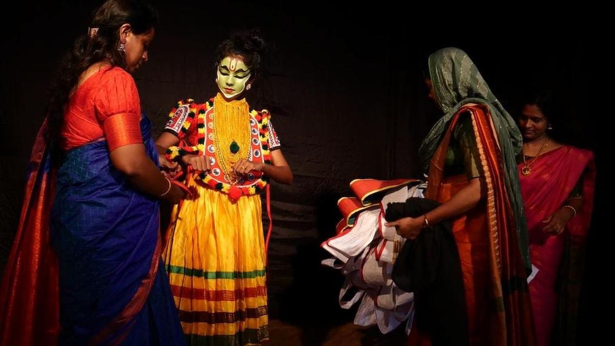 Thullal lessons in Kerala school curriculum get a visual avatar - The Hindu