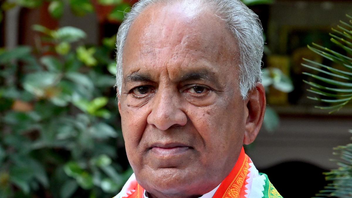 Karnataka | Induction of Boseraju, Gandhi family loyalist, into Cabinet ...