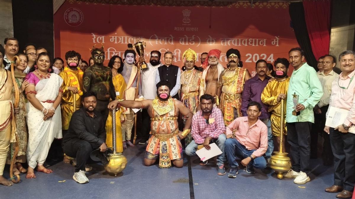 ‘Kapiraj’ by SCR Vijayawada bags top prize at All India Hindi drama ...