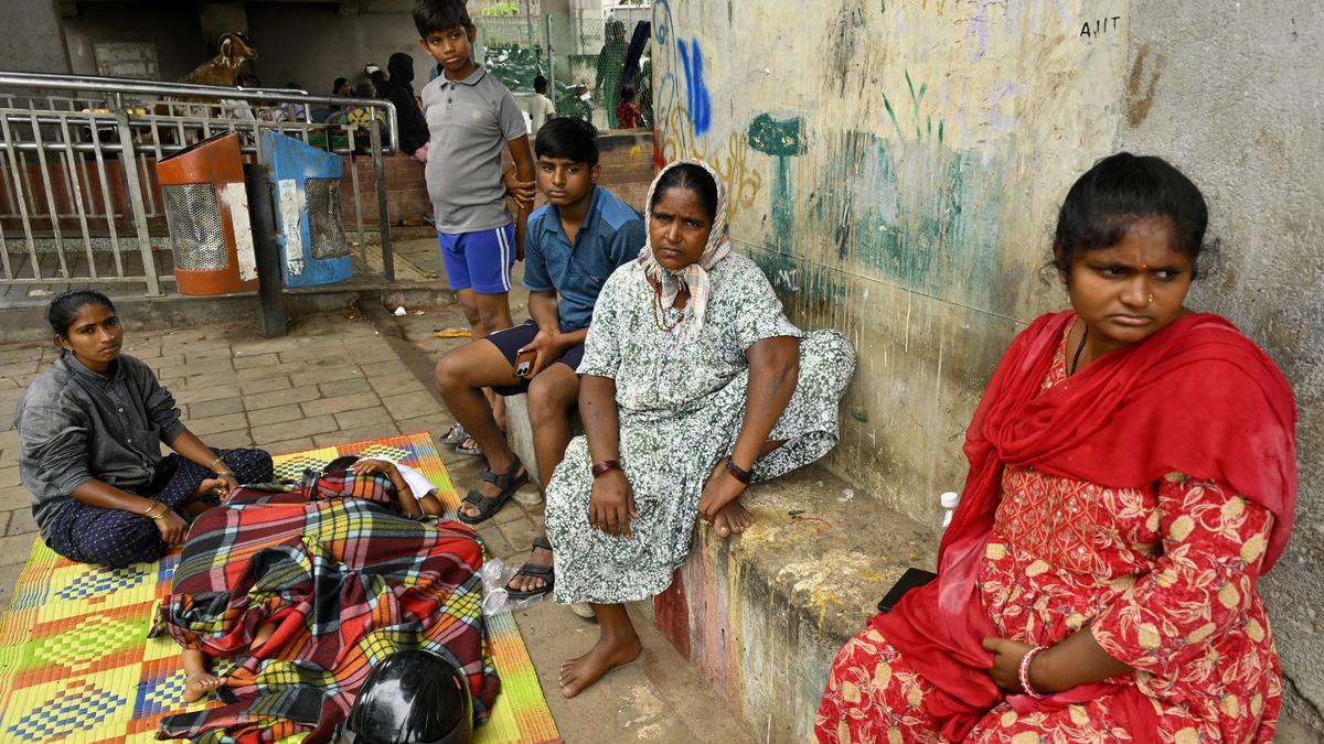 Hyderabad rains: Family stranded in Chaderghat; officials monitoring ...