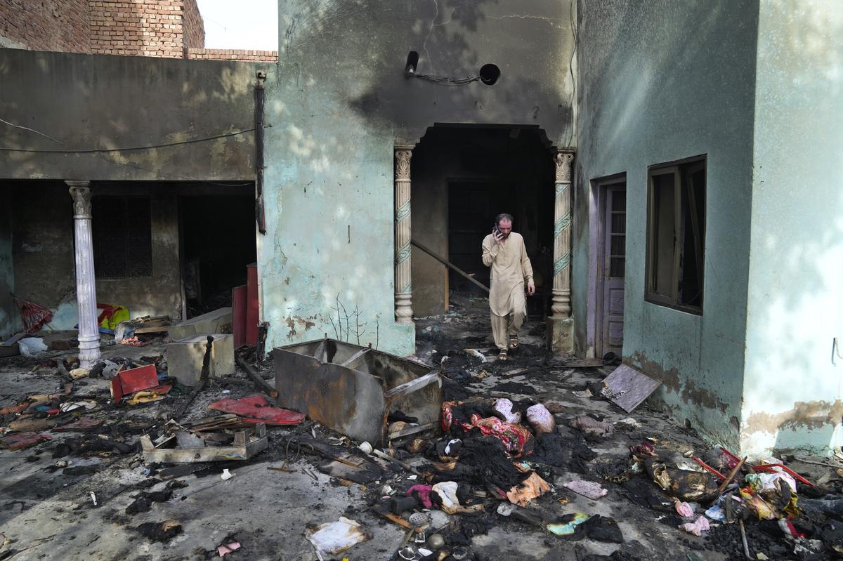 Pakistan_Churches_Attacked_77058.jpg - The Hindu