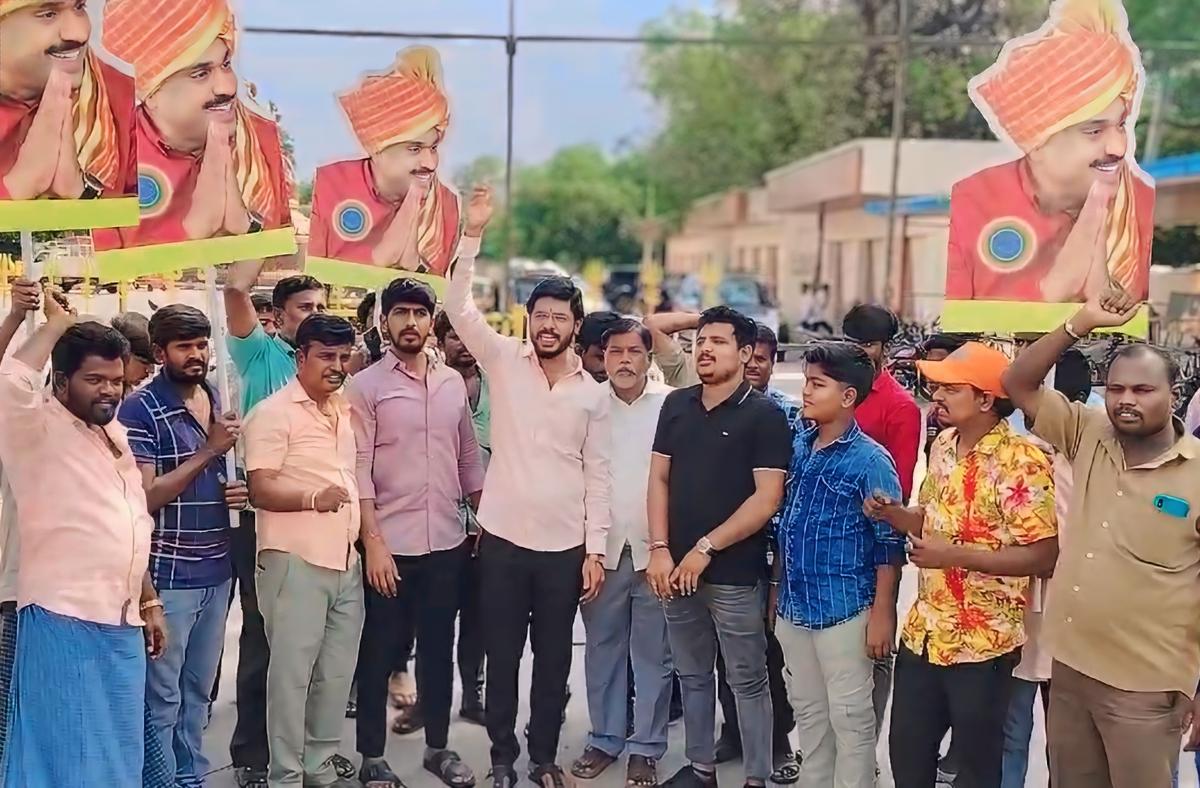 Janardhan Reddy’s followers celebrate after Supreme Court lifts ban on ...