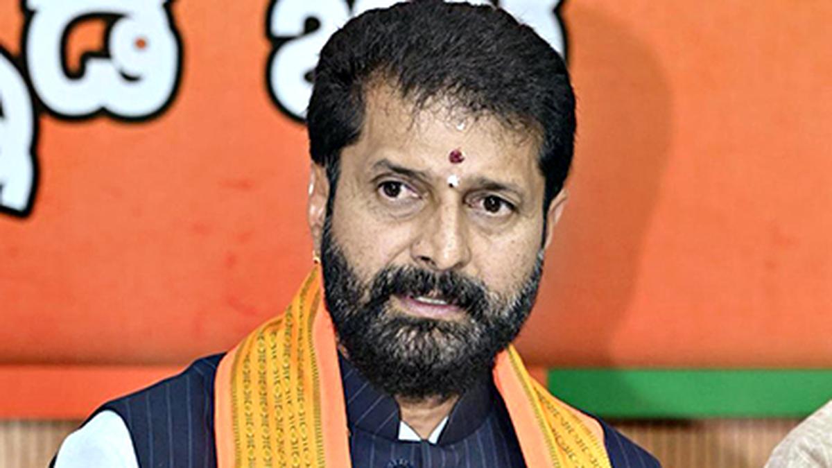 Maddur police register suo motu case against BJP leader C.T. Ravi for ...