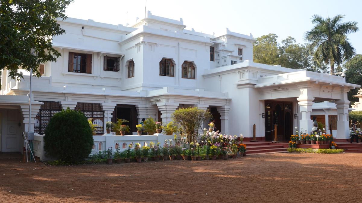 ASI text for plaques identifying Santiniketan as heritage site also ...