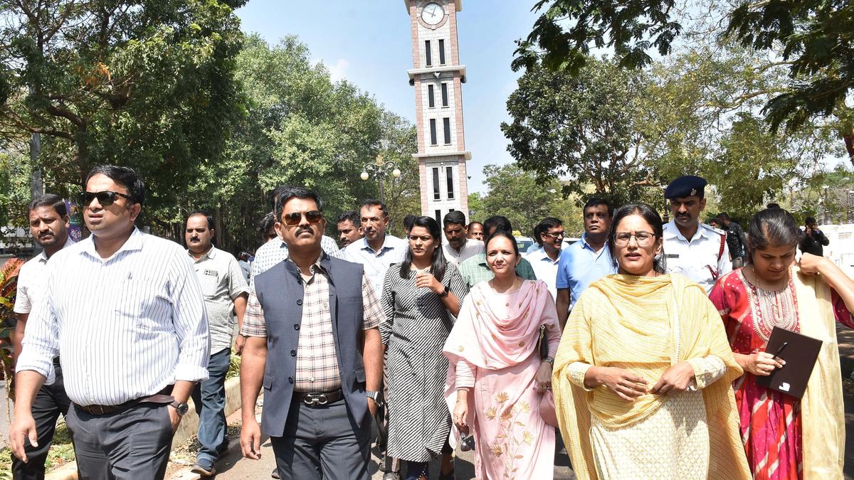 Mysuru Fest 2024: DC, Police Commissioner inspect venue - The Hindu