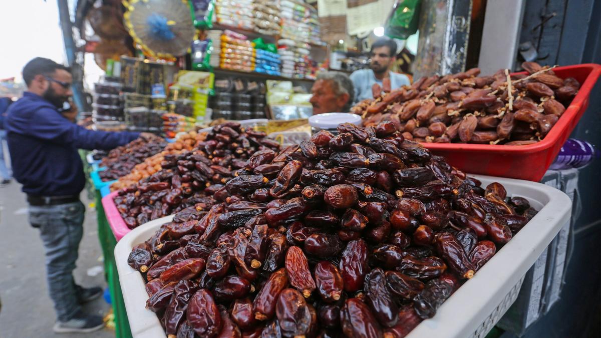 Dates, the Ramzan must-have, turns expensive in Kashmir - The Hindu