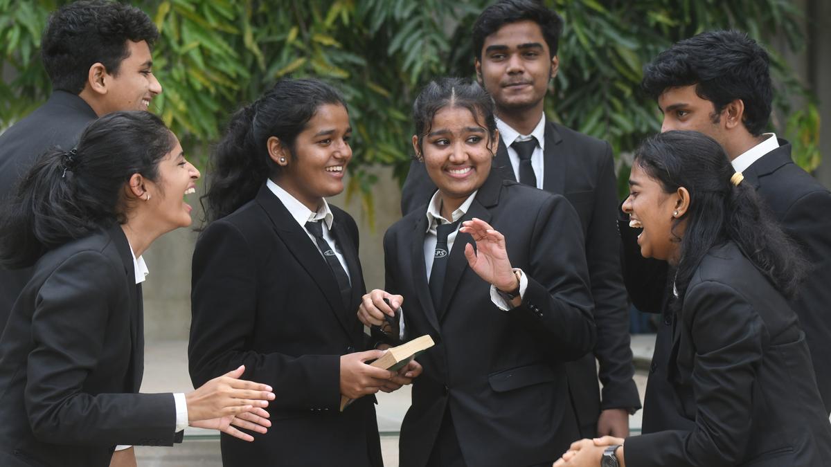 Plus One: 22,707 CBSE students apply in a day - The Hindu