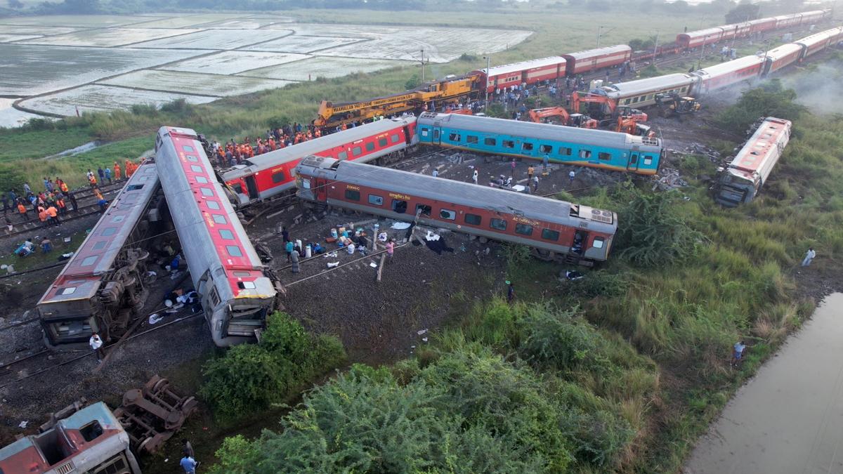 Tamil Nadu train accident highlights: Restoration at Kavaraipettai train accident site to be ...