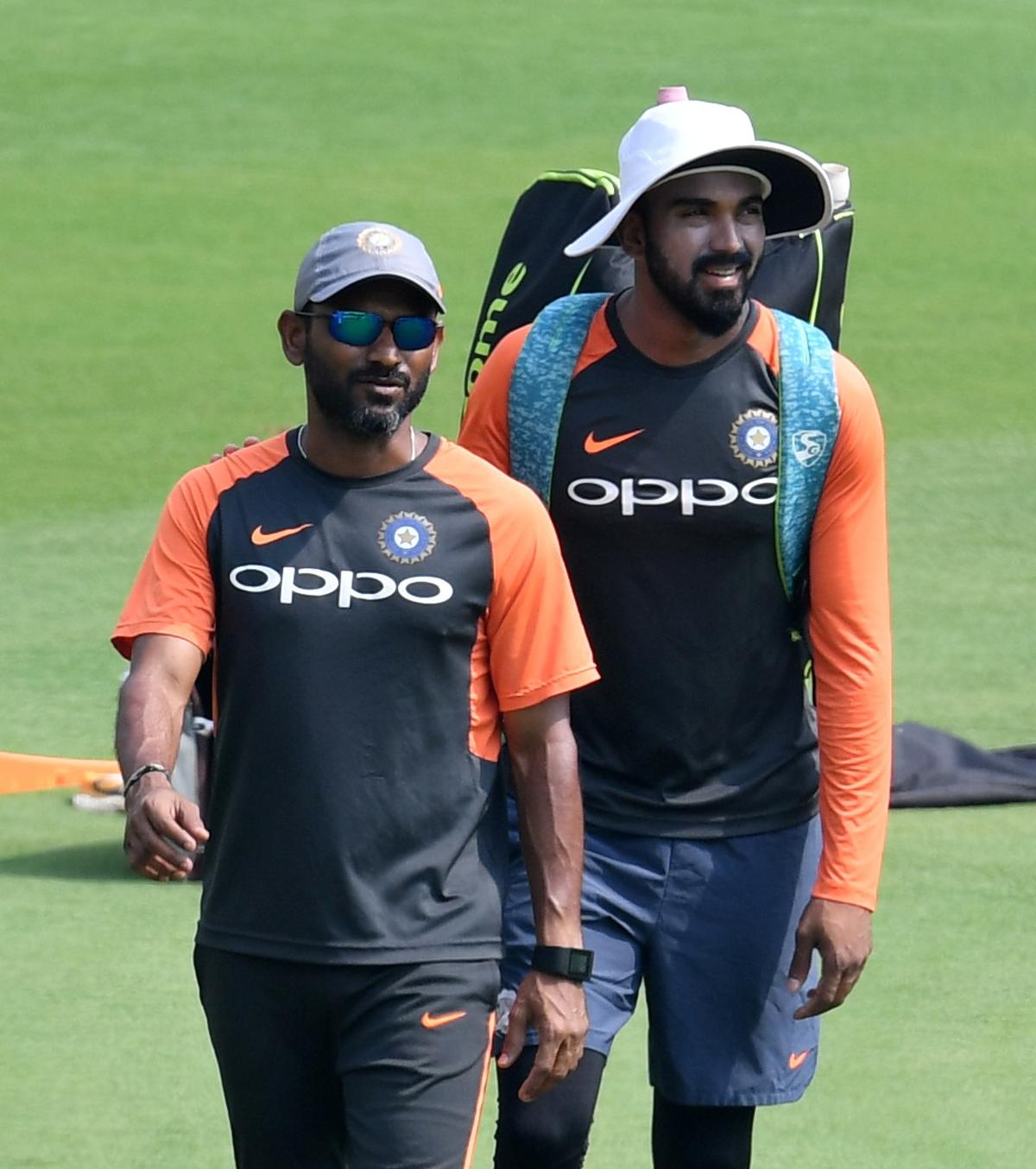 Review of R. Sridhar’s Coaching Beyond: Unsung heroes of cricket - The ...