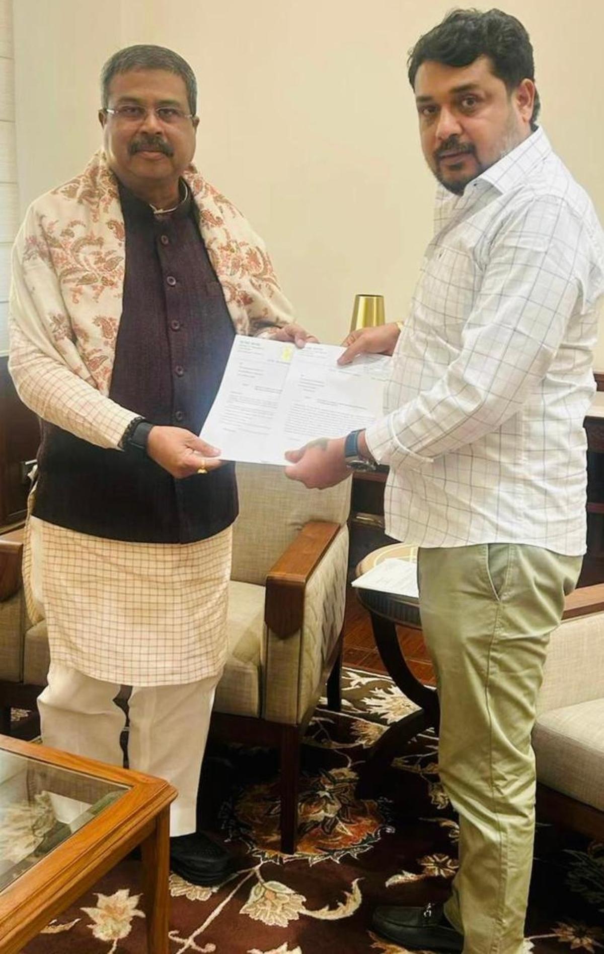 Chamarajanagar MP meets Dharmendra Pradhan urging to sanction another ...