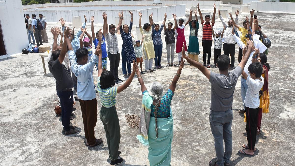 ‘Zero Shadow Day’ observed in Mysuru - The Hindu