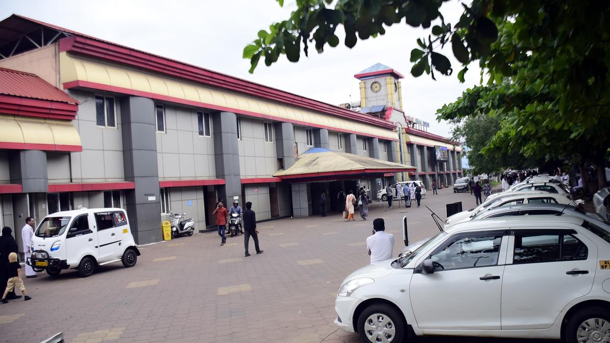 Kozhikode railway station will sport a new look after renovation - The Hindu