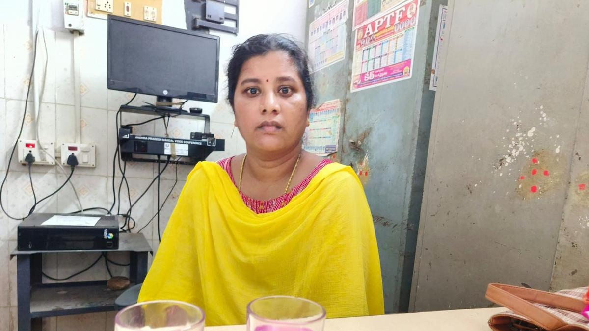 ACB traps four officials while ‘taking bribe’ in Andhra Pradesh - The Hindu