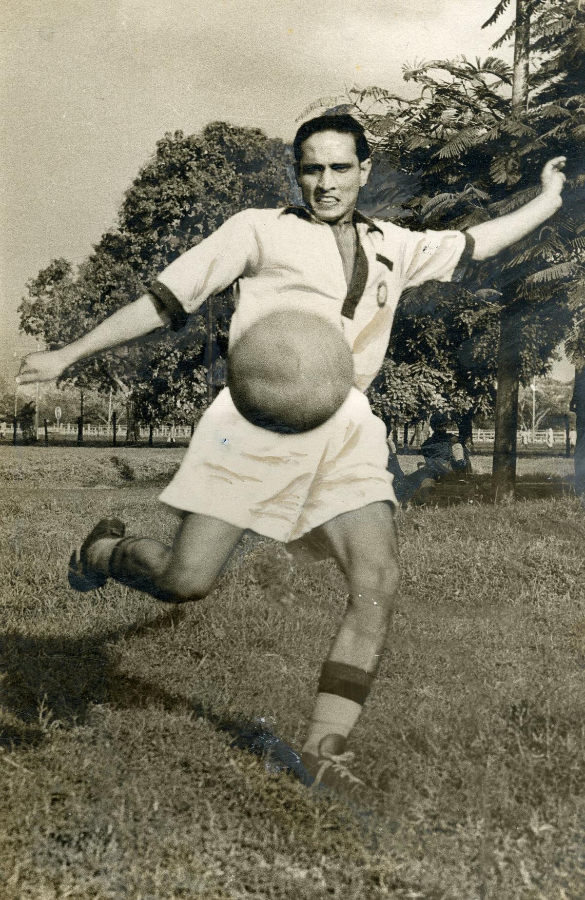 Samar ‘Badru’ Banerjee, former Indian football captain, passes away at ...