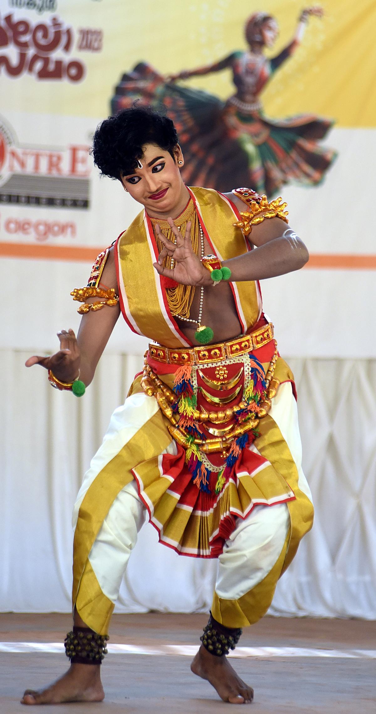 Kozhikode city leads in district school arts fest - The Hindu