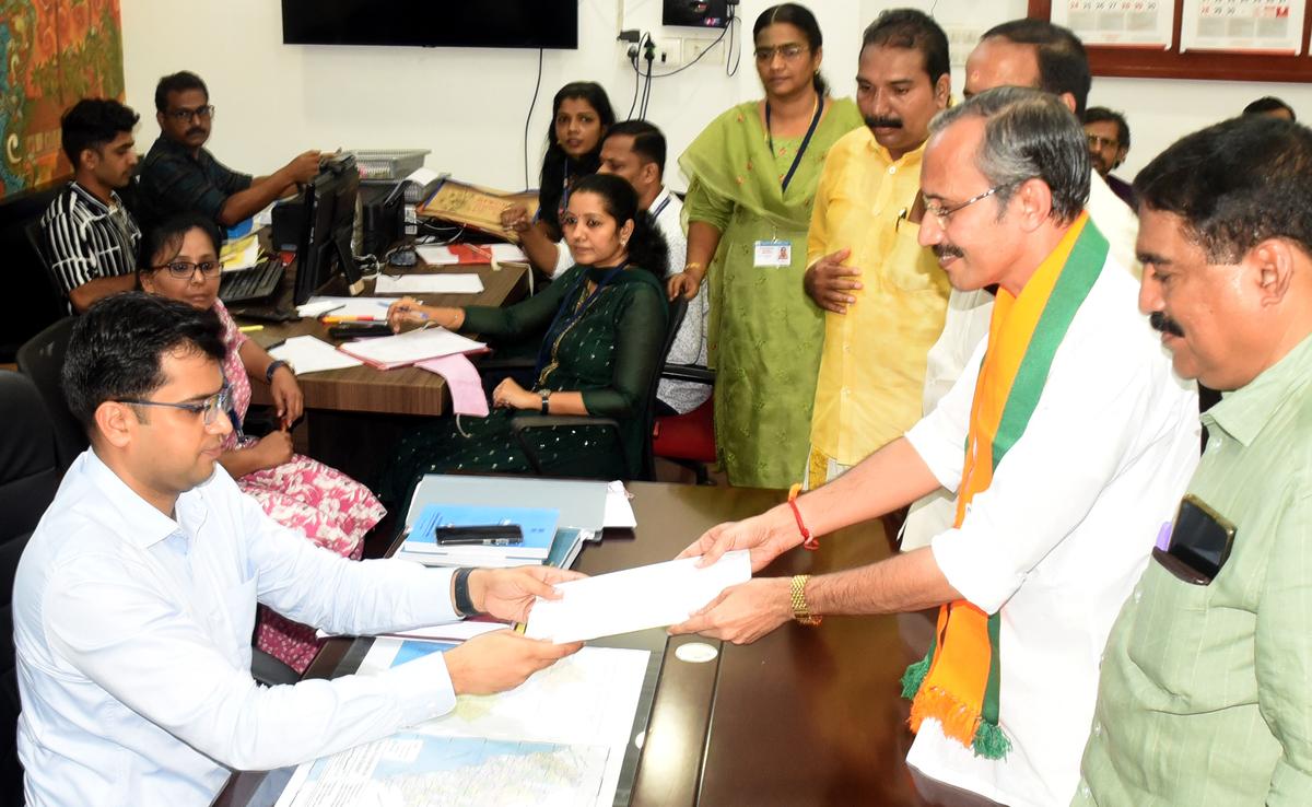 Five more candidates file nomination papers in Kozhikode district - The ...