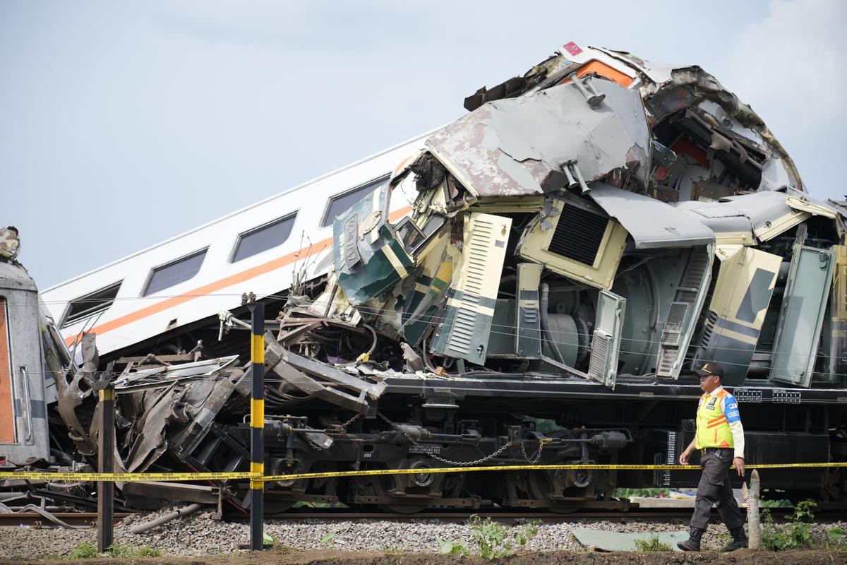 Indonesia train collision | Four dead, 22 injured - The Hindu