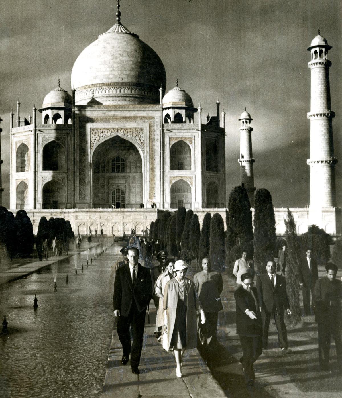 In pictures | Queen Elizabeth II’s visits to India - The Hindu