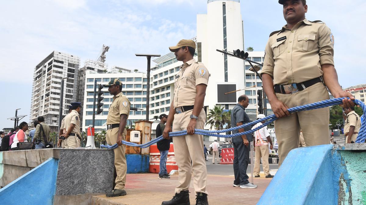 Andhra Pradesh to fill 6,511 police constable and SI posts - The Hindu