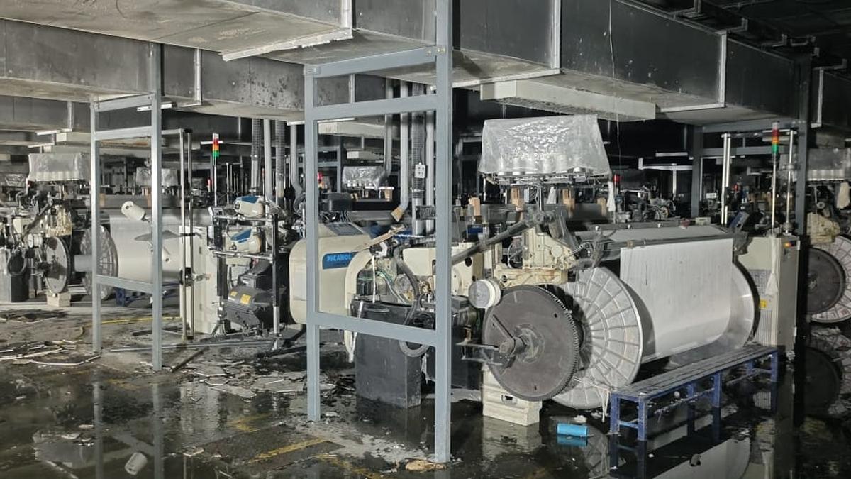 Machinery, roof of textile mill damaged in fire near Coimbatore - The Hindu