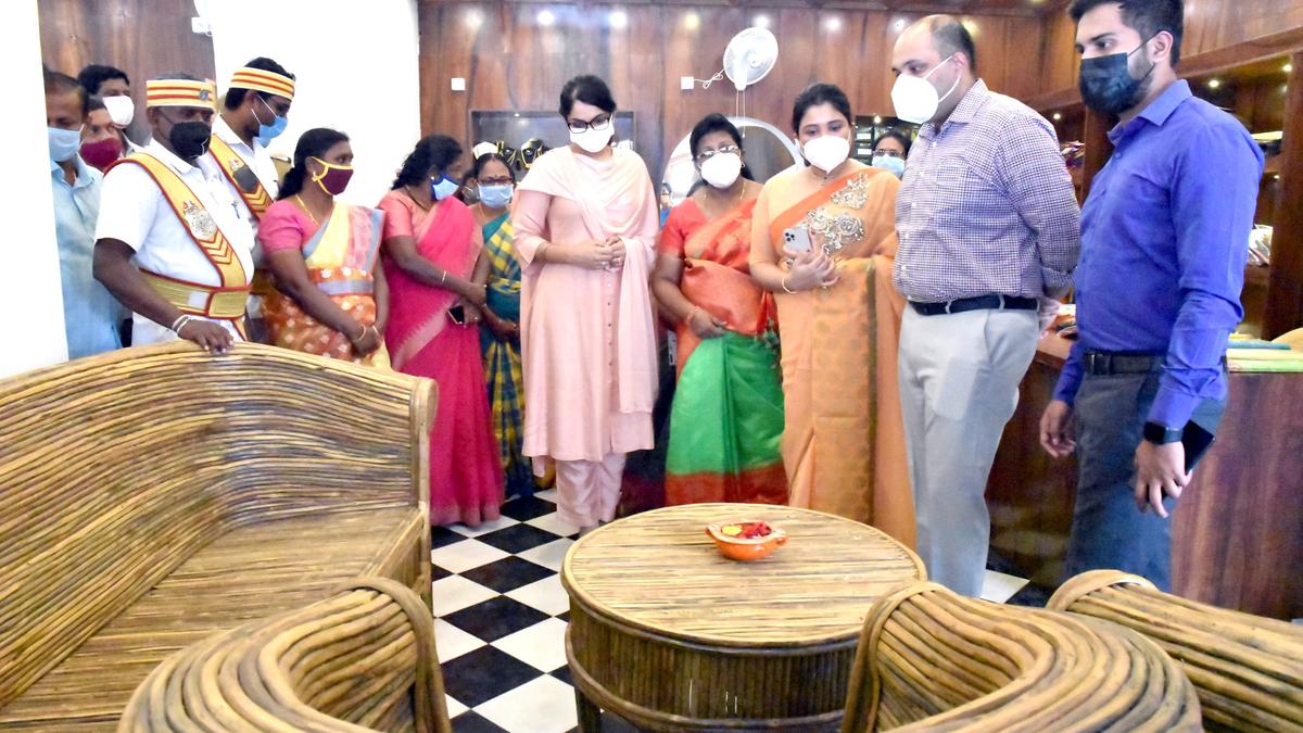 Retail outlet for SHG products inaugurated in Erode - The Hindu