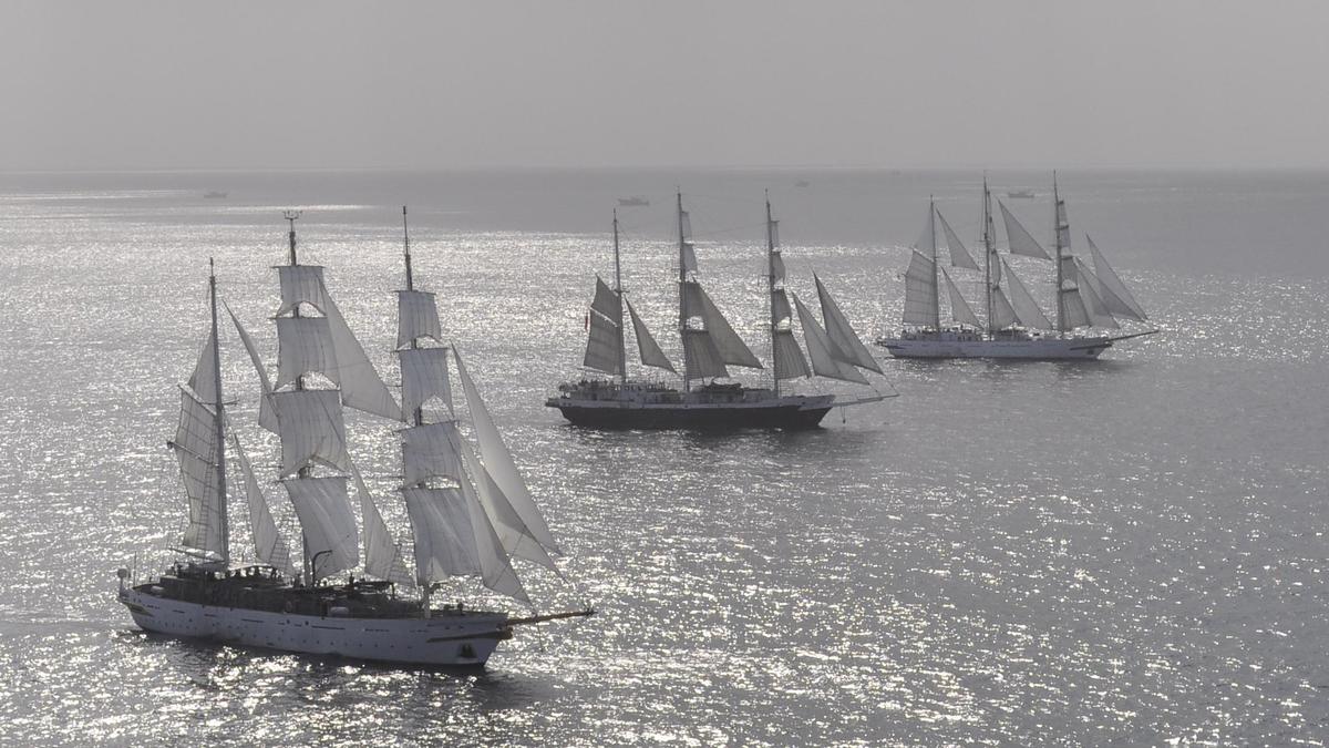 Navy Chief interacts with Saudi cadets undergoing training at Kochi ...