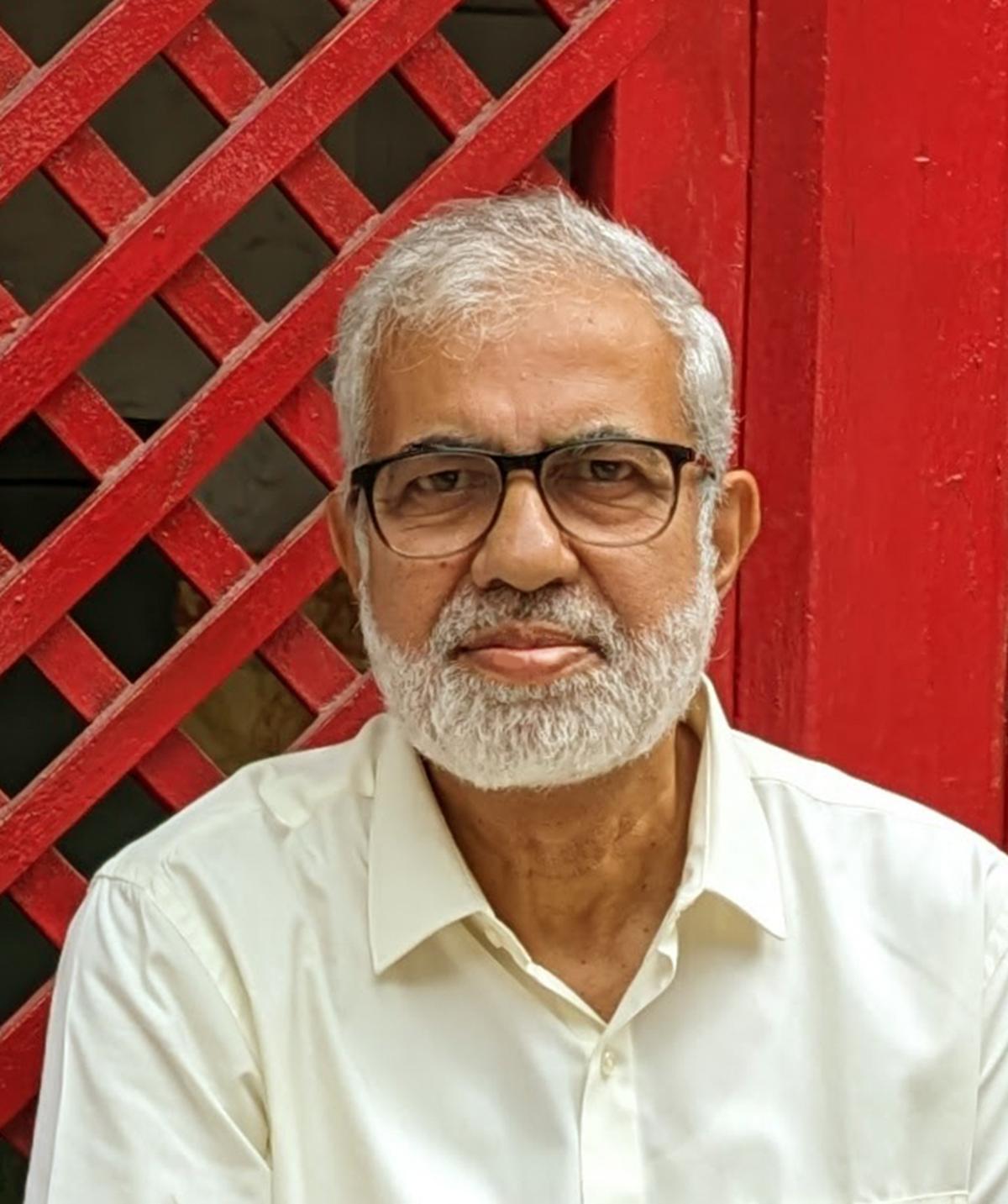 Renowned artist Giridhar Khasnis ventures into Kannada literature with ...